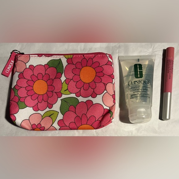 Clinique | Skincare | New Clinique Small Makeup Bag With Hydrating ...